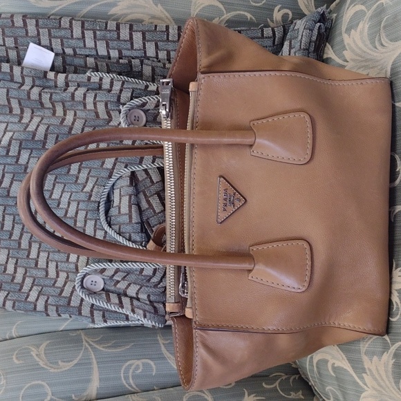 Prada | Bags | Prada Twin Pocket Leather Tote | Poshmark